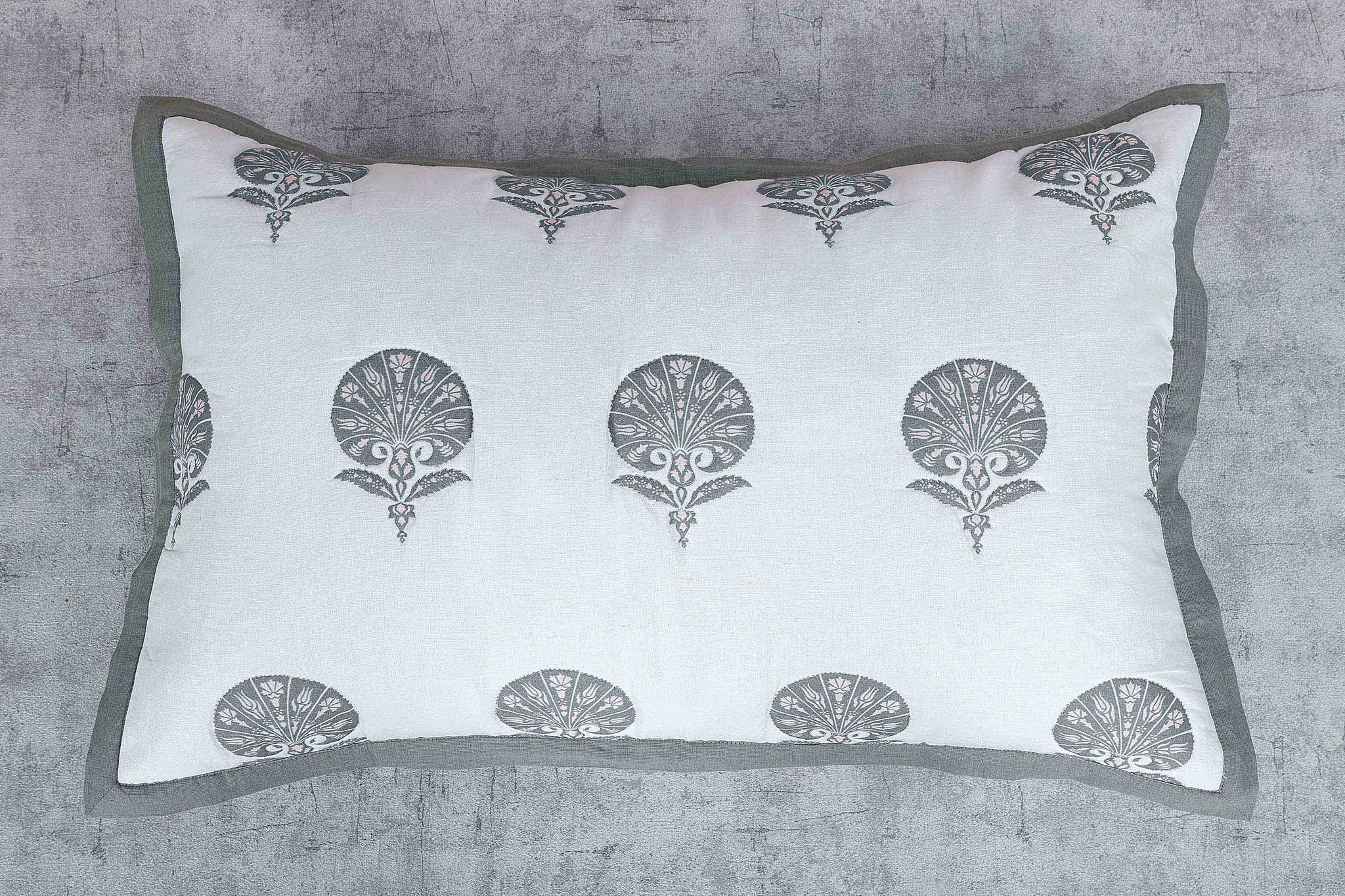 Clover Quilt Set – Linen and Linens